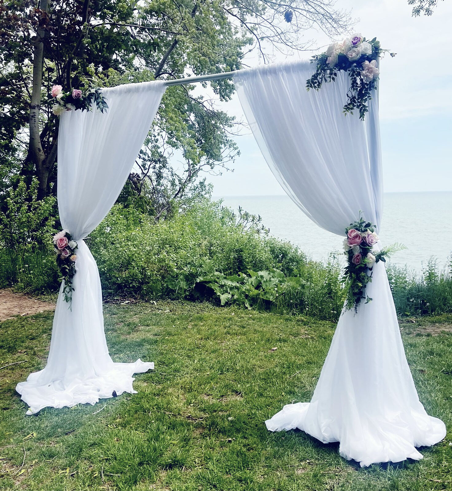 Uxbridge Wedding Flower Arch - Flower Arches Canada